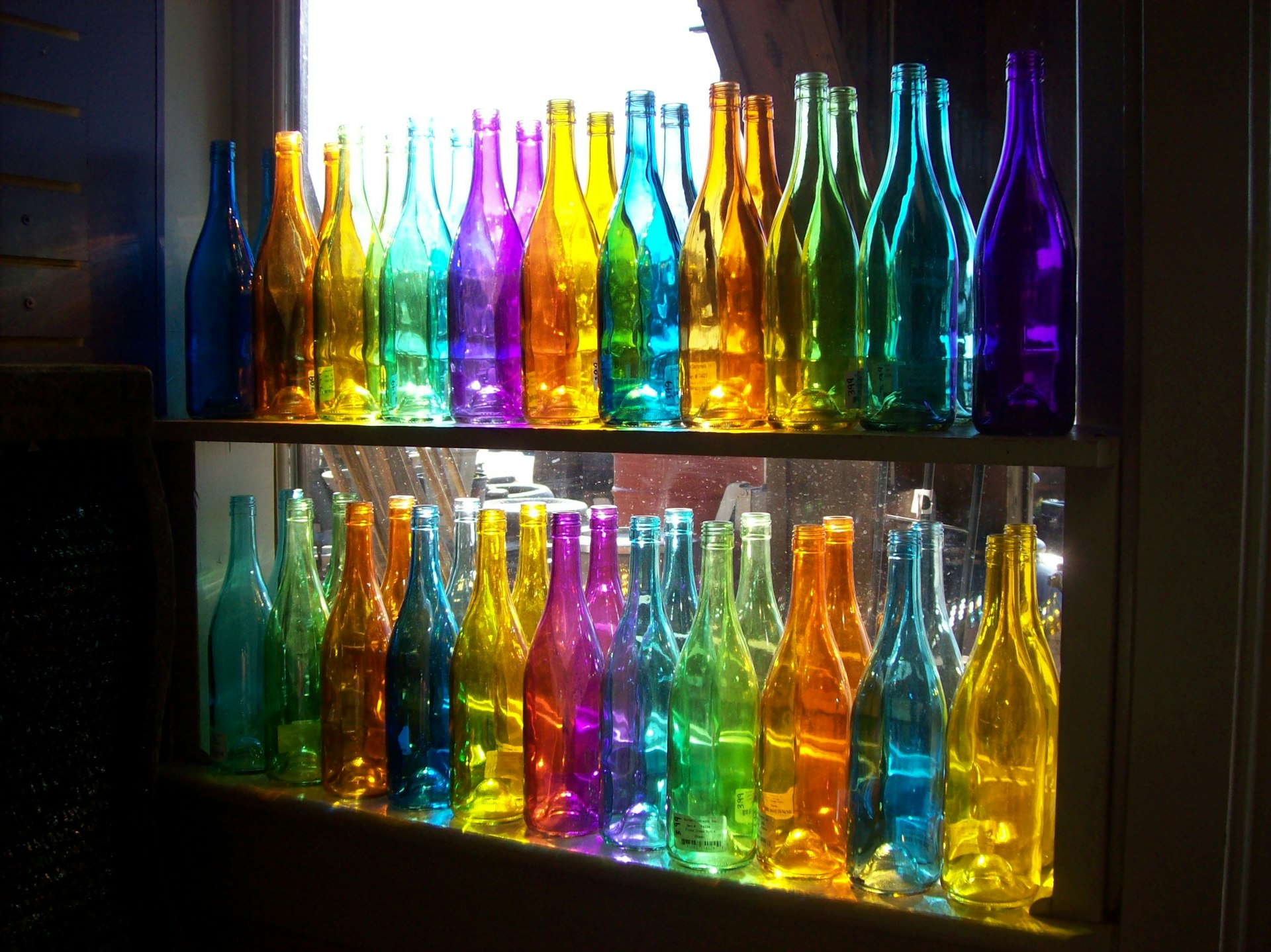 Qué hacer con botellas vacías en tu local: ideas creativas y ...