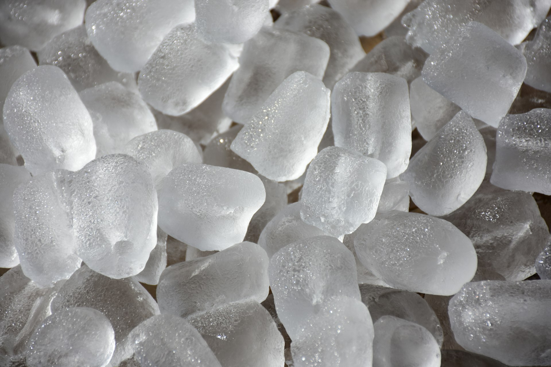 Hielo eficiente en barra: pebble y bloques para servicio rápido | Reyes ...